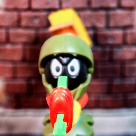 Warner Bros. | Toys | Looney Tunes Marvin The Martion Action Figure ...